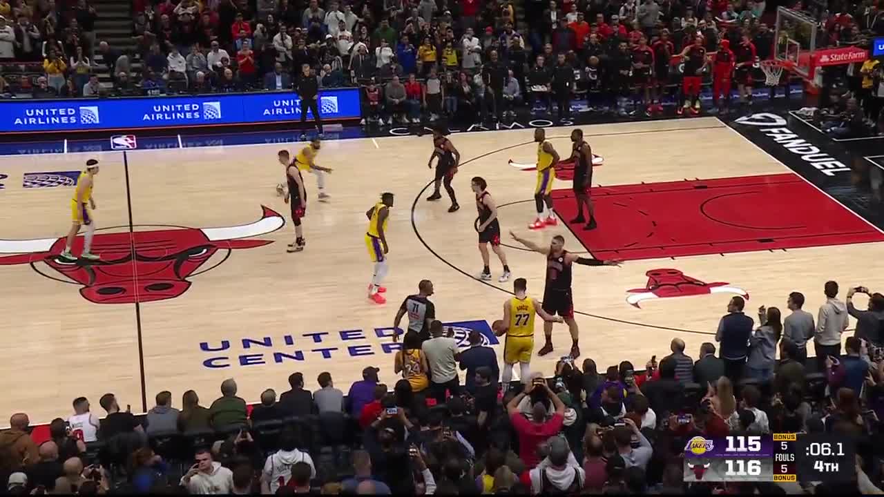 Watch Will Gottlieb - WILD ending in Bulls/Lakers Bulls down 115-110 ...