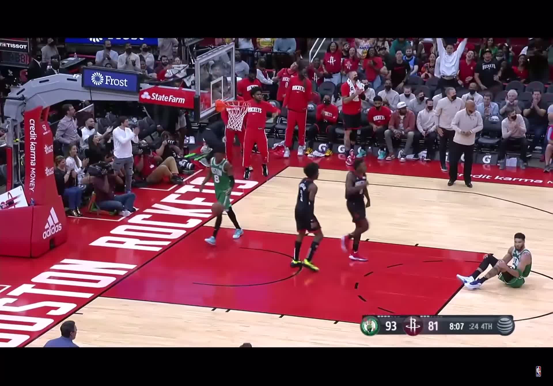 Sengun strips Tatum, Tate scores