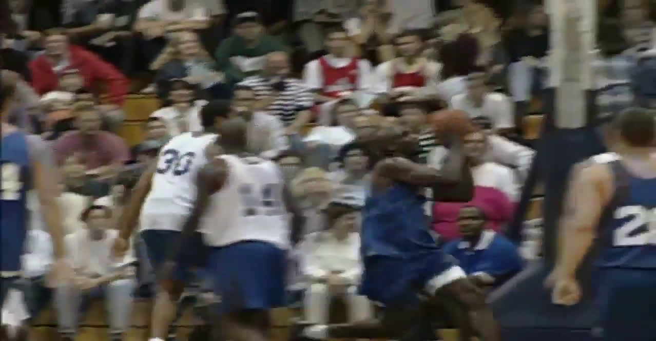 Chris Webber vs rookie Rasheed Wallace duel at Washington Bullets ...