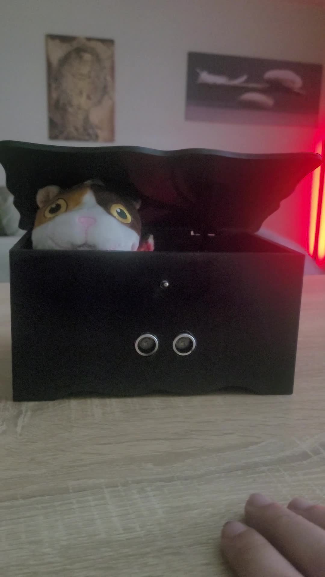 Useless Box s7e7v7e7n