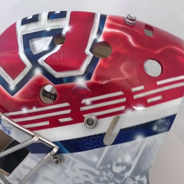 Charlie Lindgren's slick new mask celebrates his idol Patrick Roy