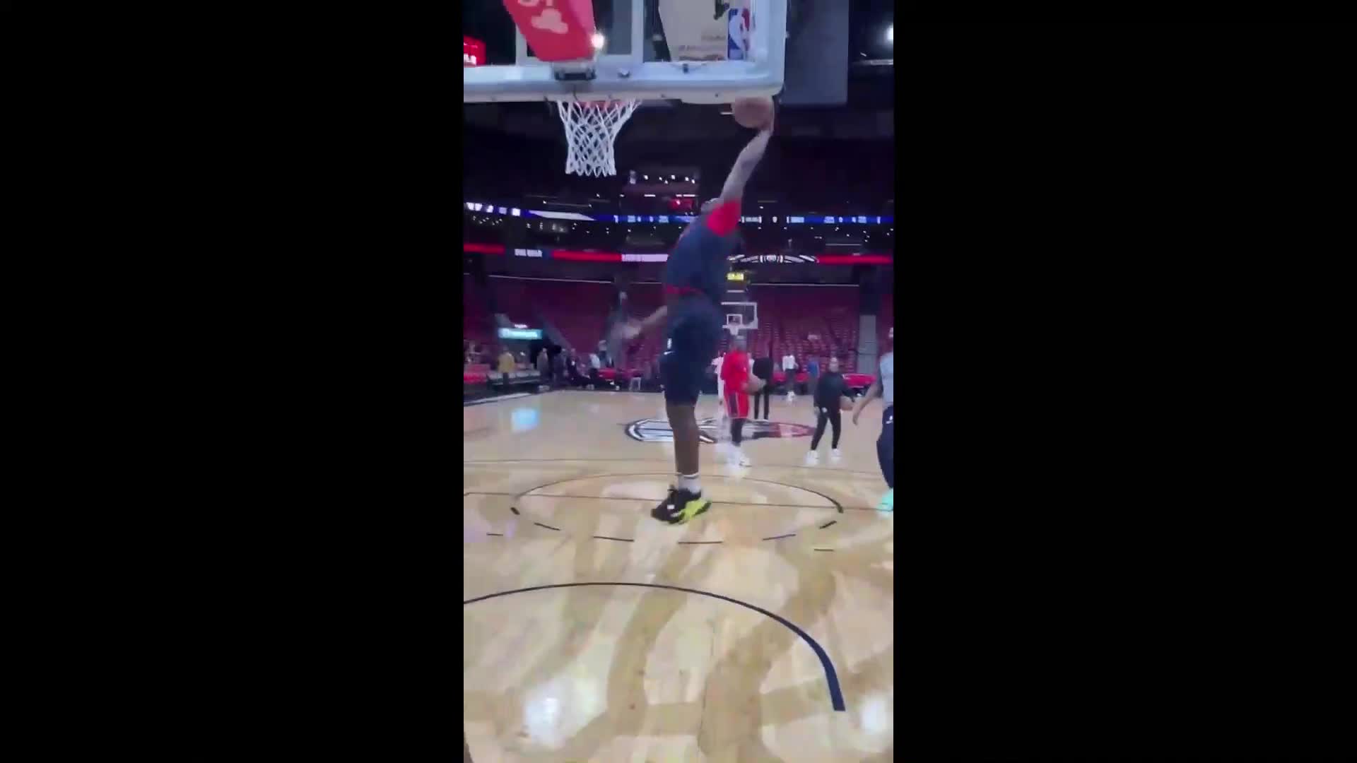 Zion showing he still got the hops as he hammers down a couple dunks in ...