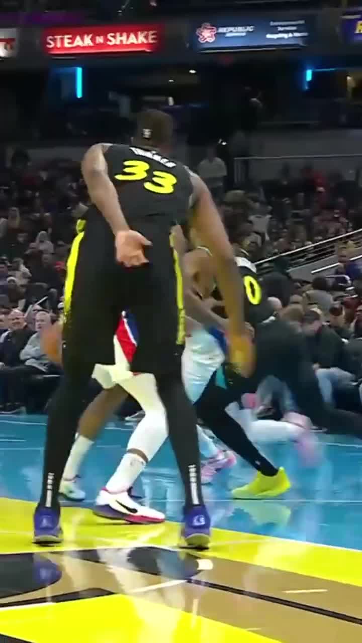 Watch INSANE Ausar Thompson CONTACT POSTER DUNK!😤 | Streamable