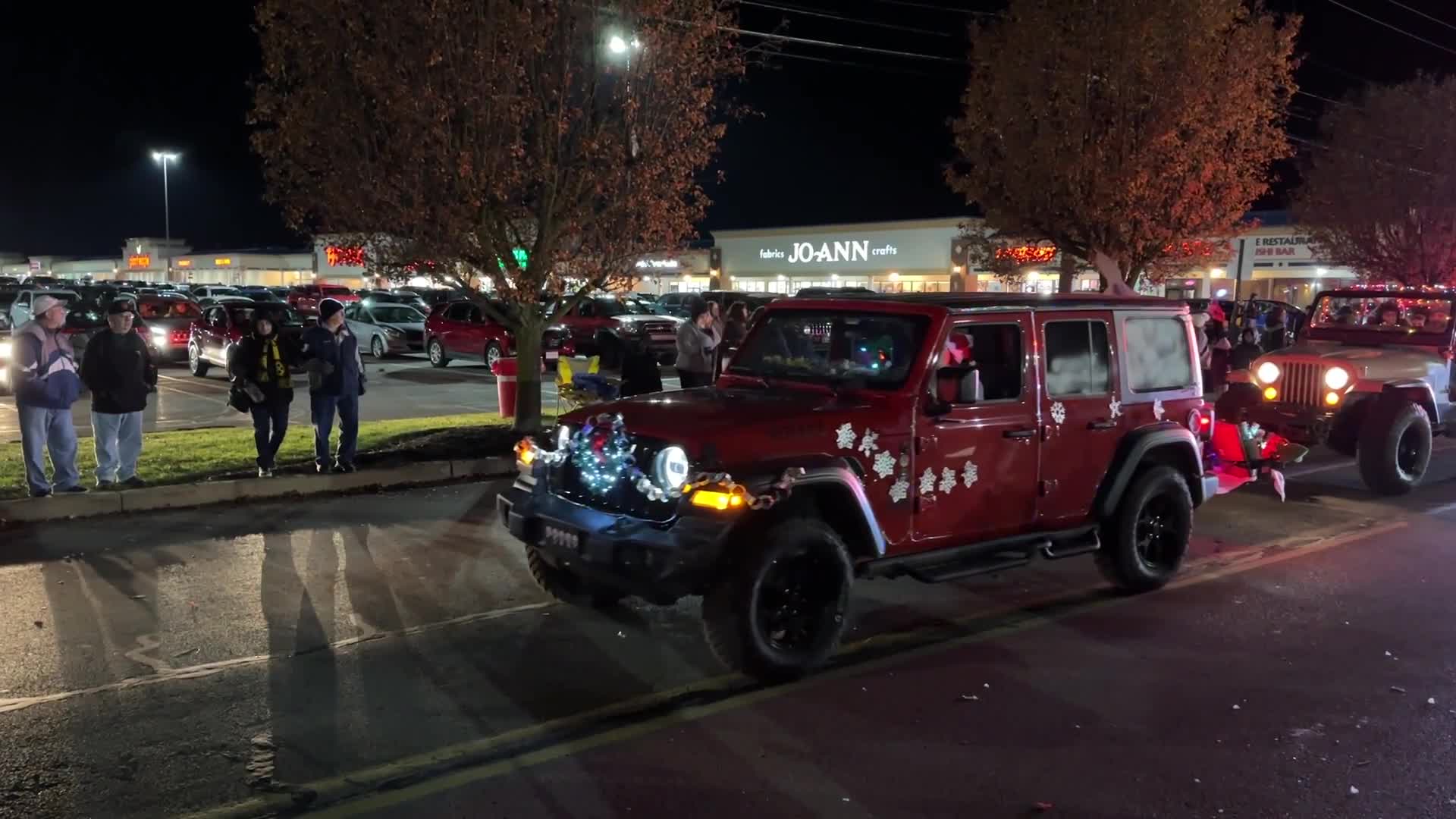 Watch HiDef: The 2023 Hermitage Christmas Light Up Parade In Hermitage ...