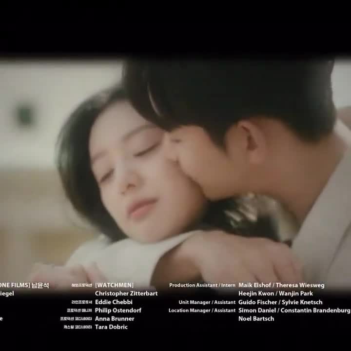 Watch queen of tears era 🥹🫶🏼 - THIS KISS ON THE CHEEK IS SO FKN REAL… TOO REAL PLEASE MY HEART 😭 ...