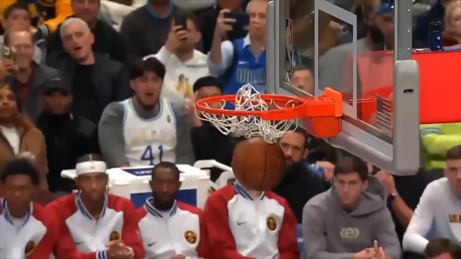 [Highlight] Luka with 2 beautiful over-the-head flip passes for wide ...