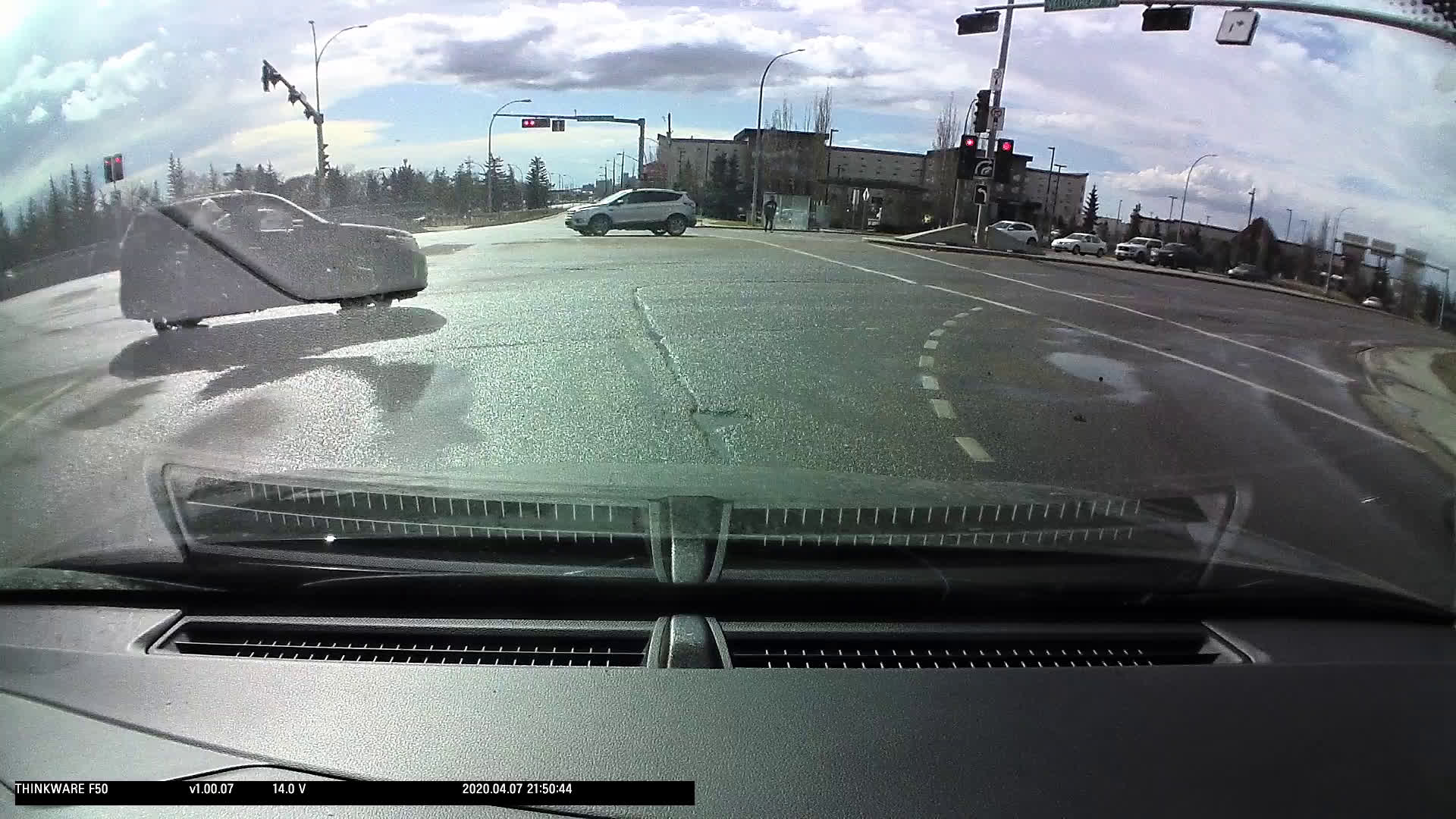 REC_2020_04_07_21_50_15_F