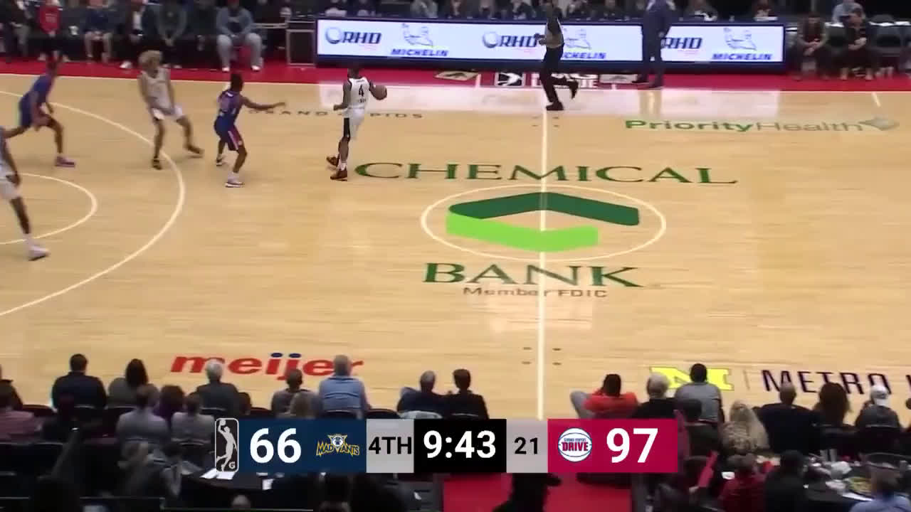Louis off ball defense