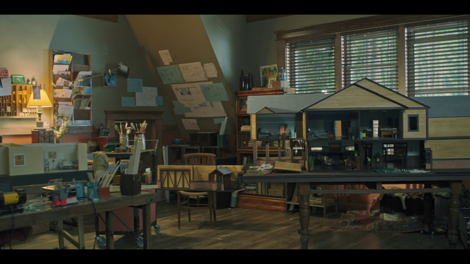 Watch Hereditary – opening scene with musical foreshadowing | Streamable