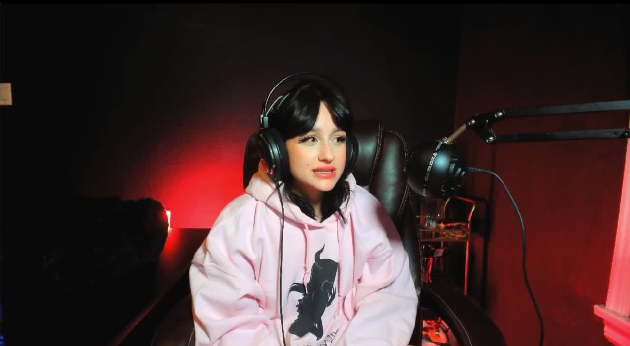 Lav Worries If Destiny Is Trying To Sleep With New Streamer Erin