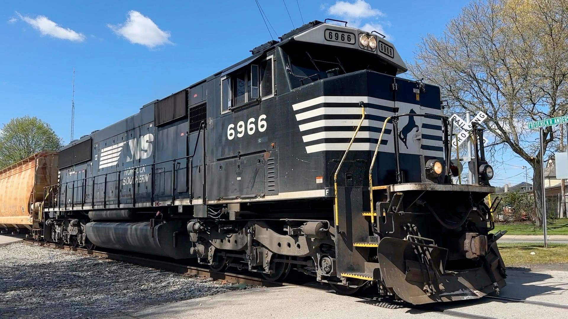 Watch HiDef: Norfolk Southern C29 At Plum Street!-(5/5/2023!) | Streamable