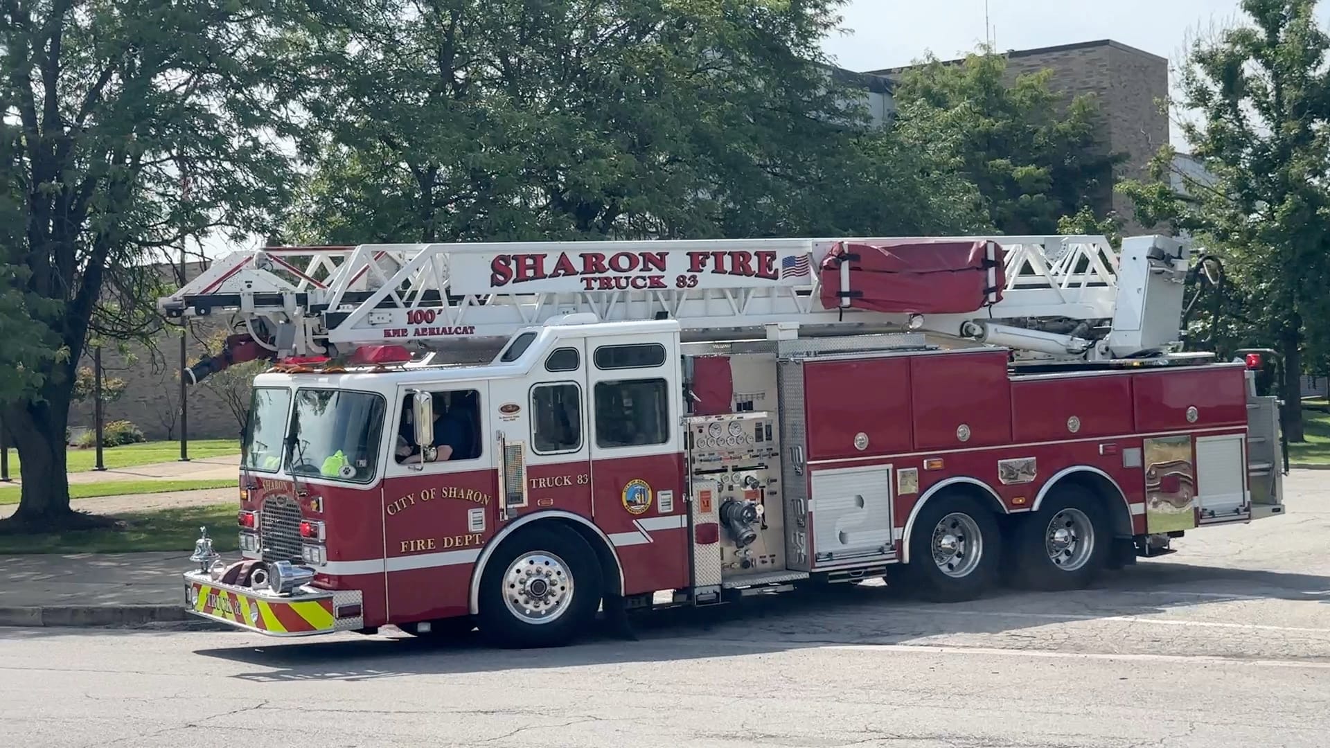Watch HiDef: Sharon Fire Department's Truck 83 Responding To An ...