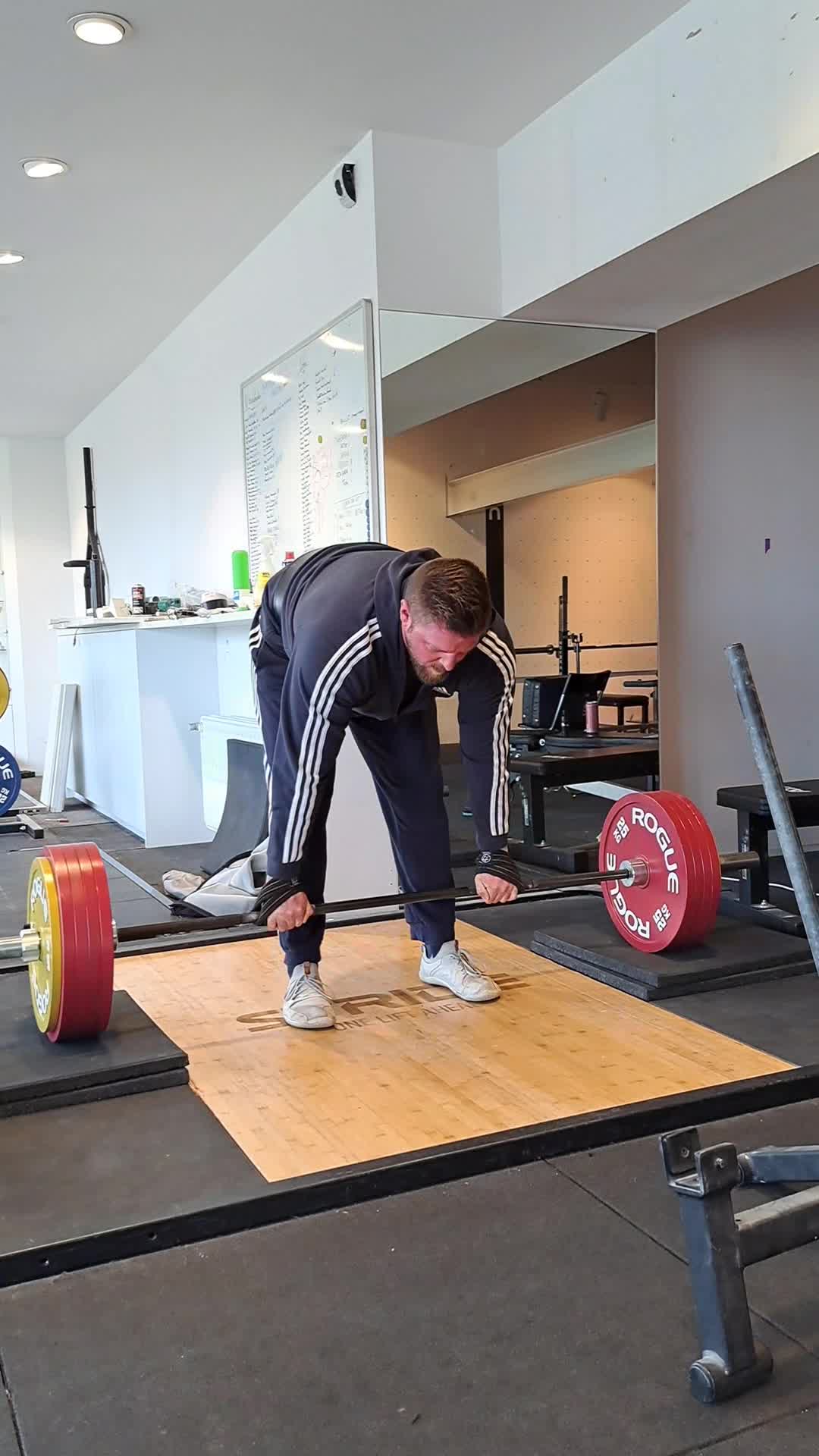 11-03-2022 250kg block deadlift set 3