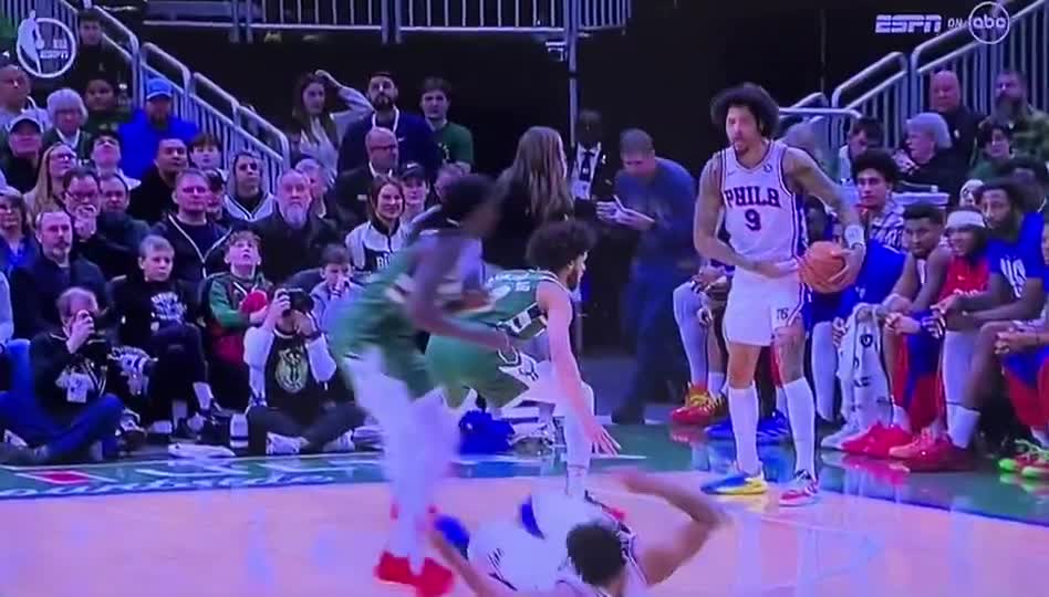 Watch sydney fink - just turned on the philly/bucks game | Streamable