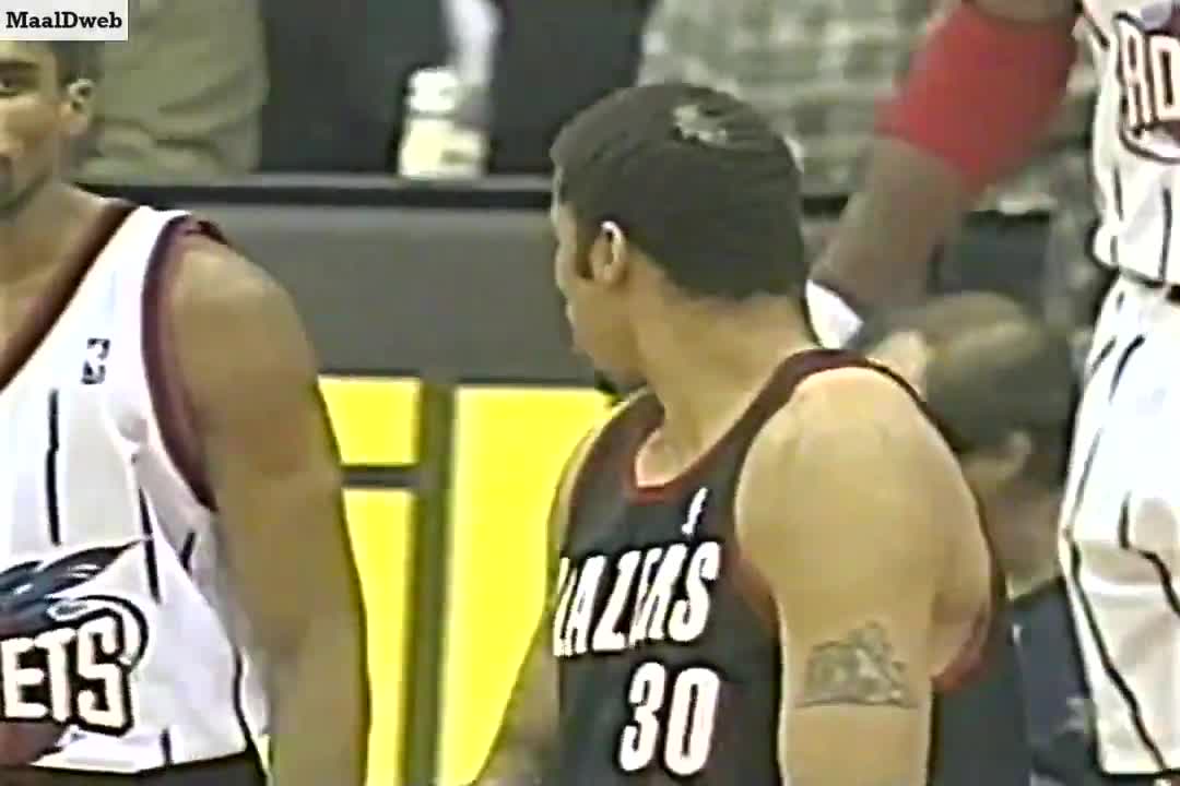 Rasheed Wallace dunks on the Rockets