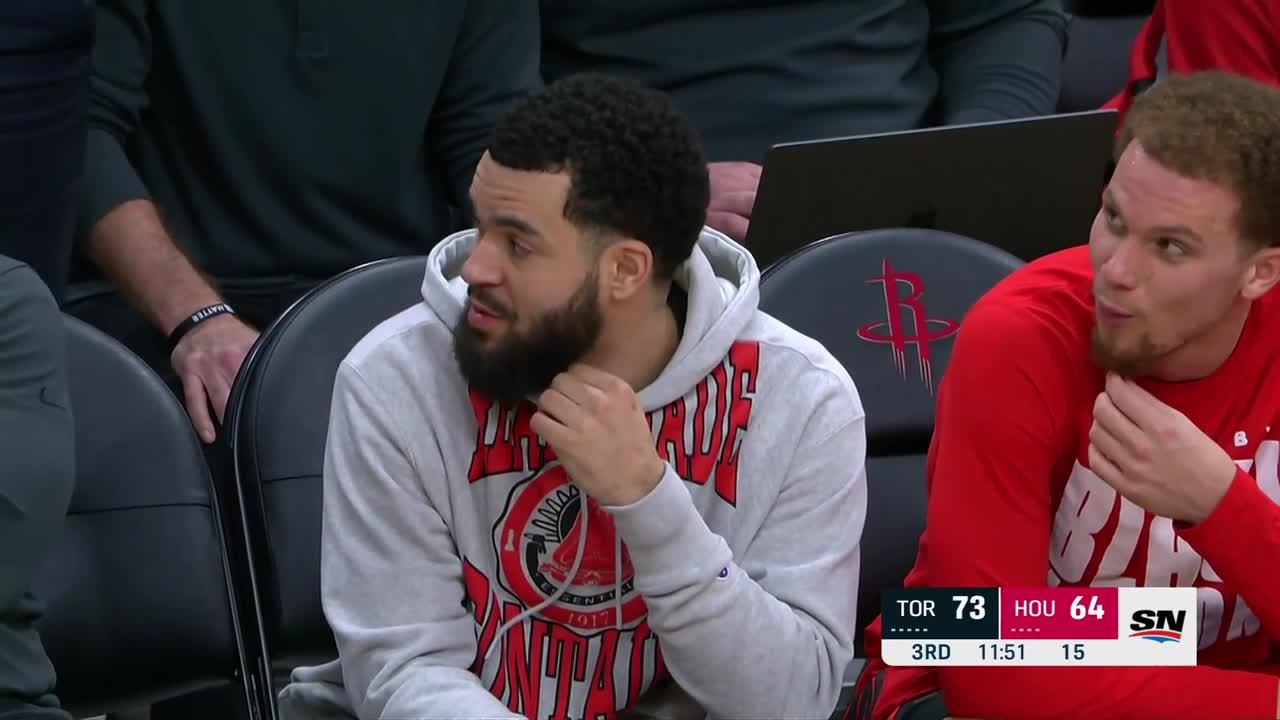 Scottie Barnes does his best Jonas Valančiūnas impression