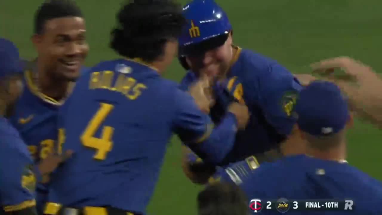 Watch Cal Raleigh walk-off | Streamable