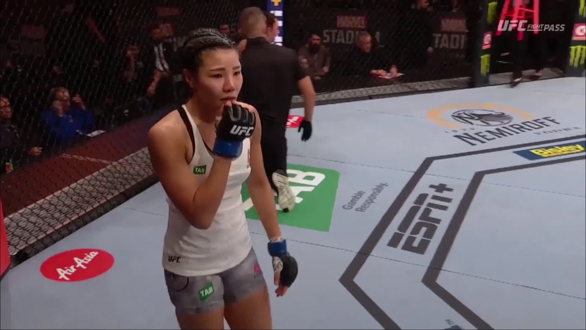 Watch Ji Yeon Kim TKOs Nadia Kassem | Streamable