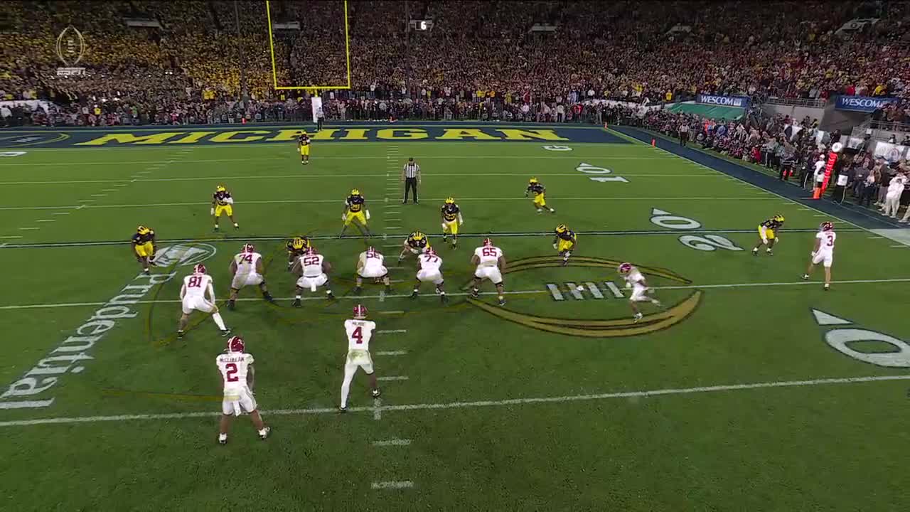 20231400074-Alabama-QB counter with all kinds of action fools Colson