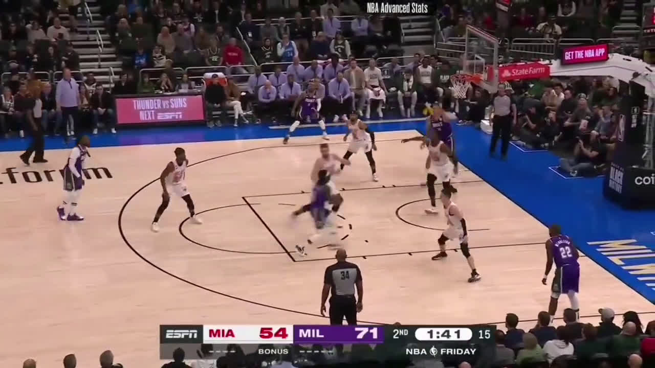 Love showing vs Bucks