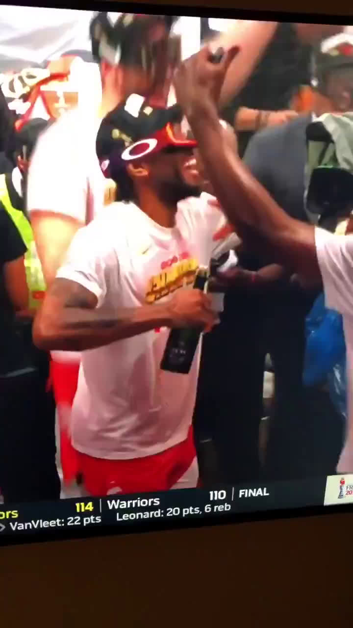 Kawhi Willin' Out 😂