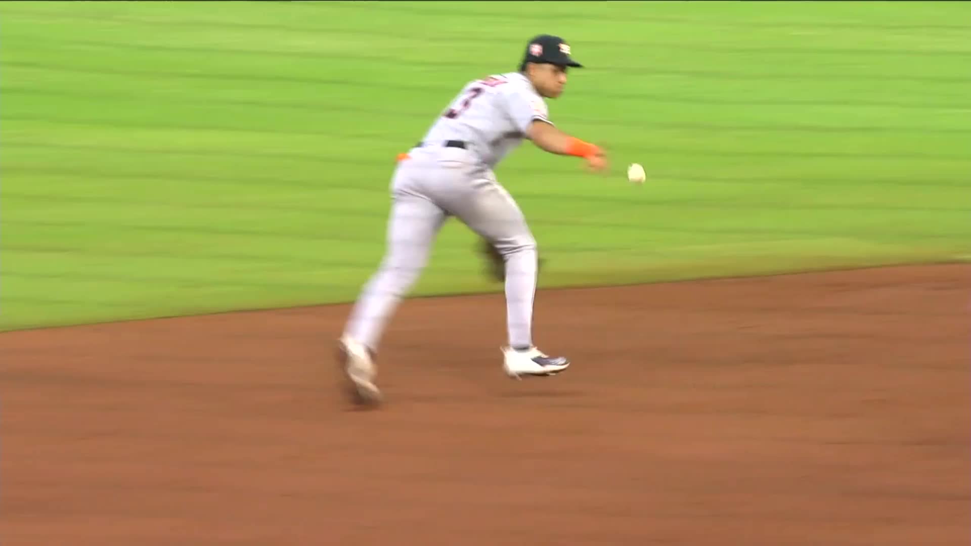 Ronald Acuña Jr. makes it back to second safely after dancing with Jose ...
