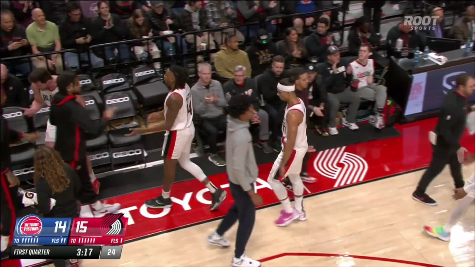 Hart finds a wide open Walker for the two hand slam
