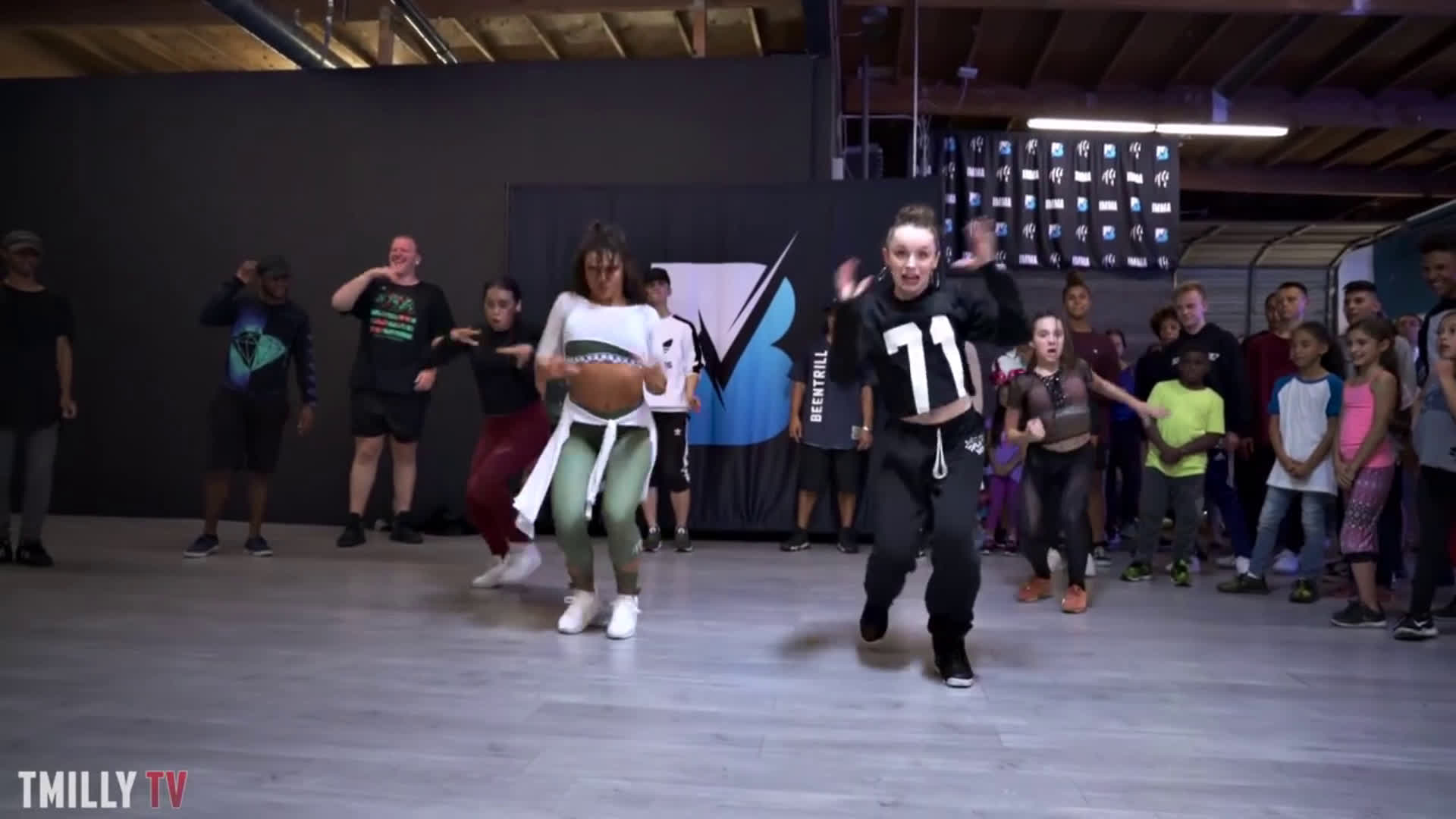 Vivien Lopez, Jade Chynoweth, Taylor Hatala & Kaycee Rice - Mi Gente