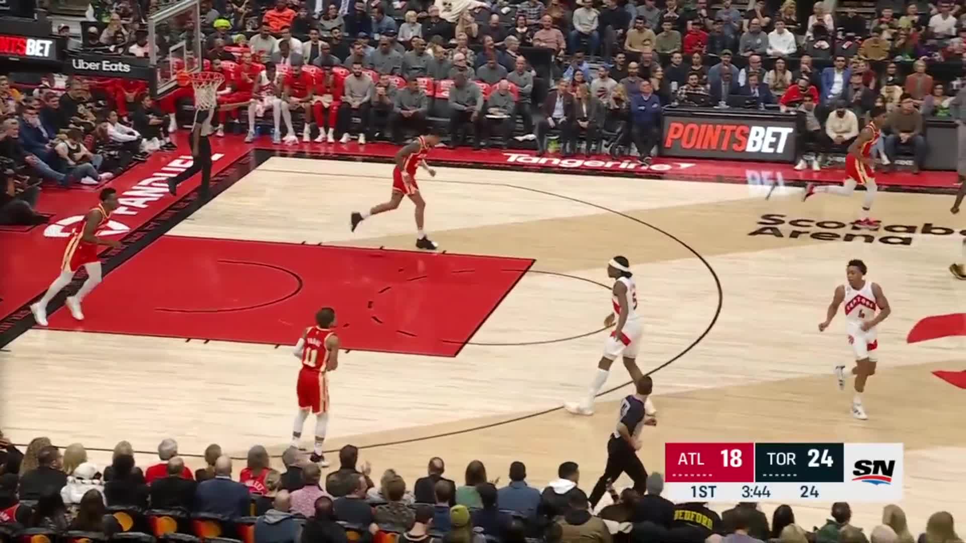 [Highlight] Young and Collins connect on a lob, but the Raptors answer