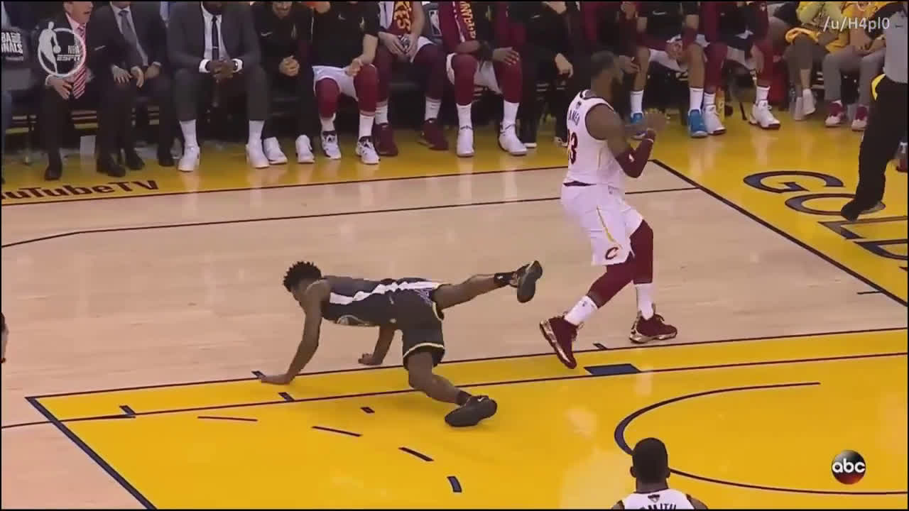 Jordan Bell Foul - ESPN