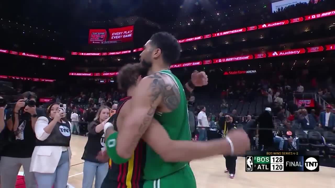 [Highlight] Chuck on Trae Young struggling to inbound the ball last ...