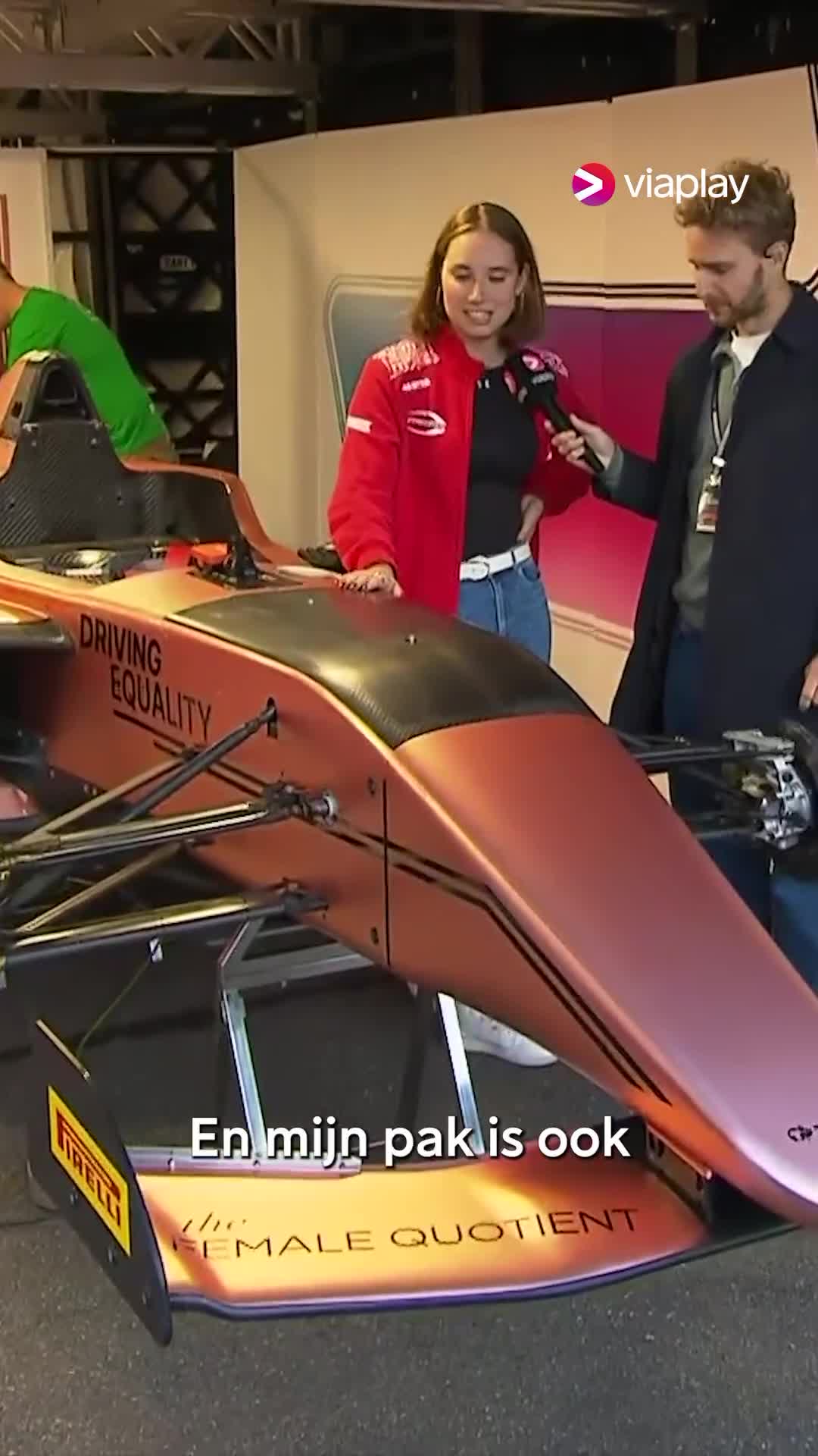 Watch Razend knappe Nederlandse Nina Gademan (20) racet ook op ...