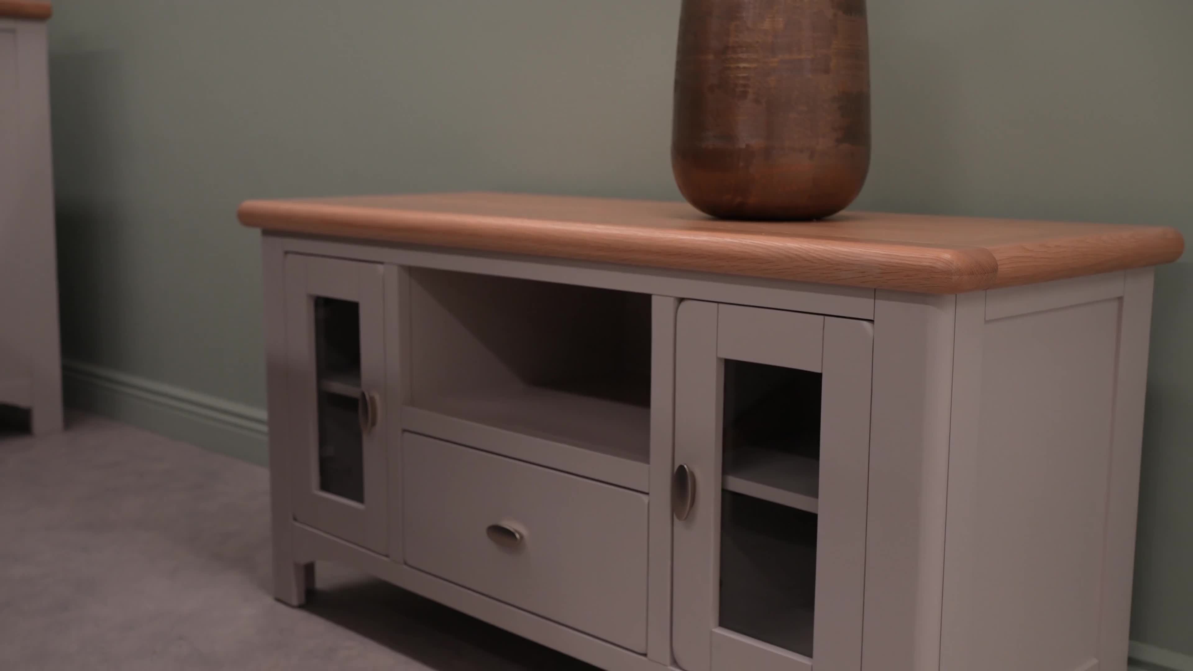 Watch LEONA SOFA WITH SHERBURY | Streamable