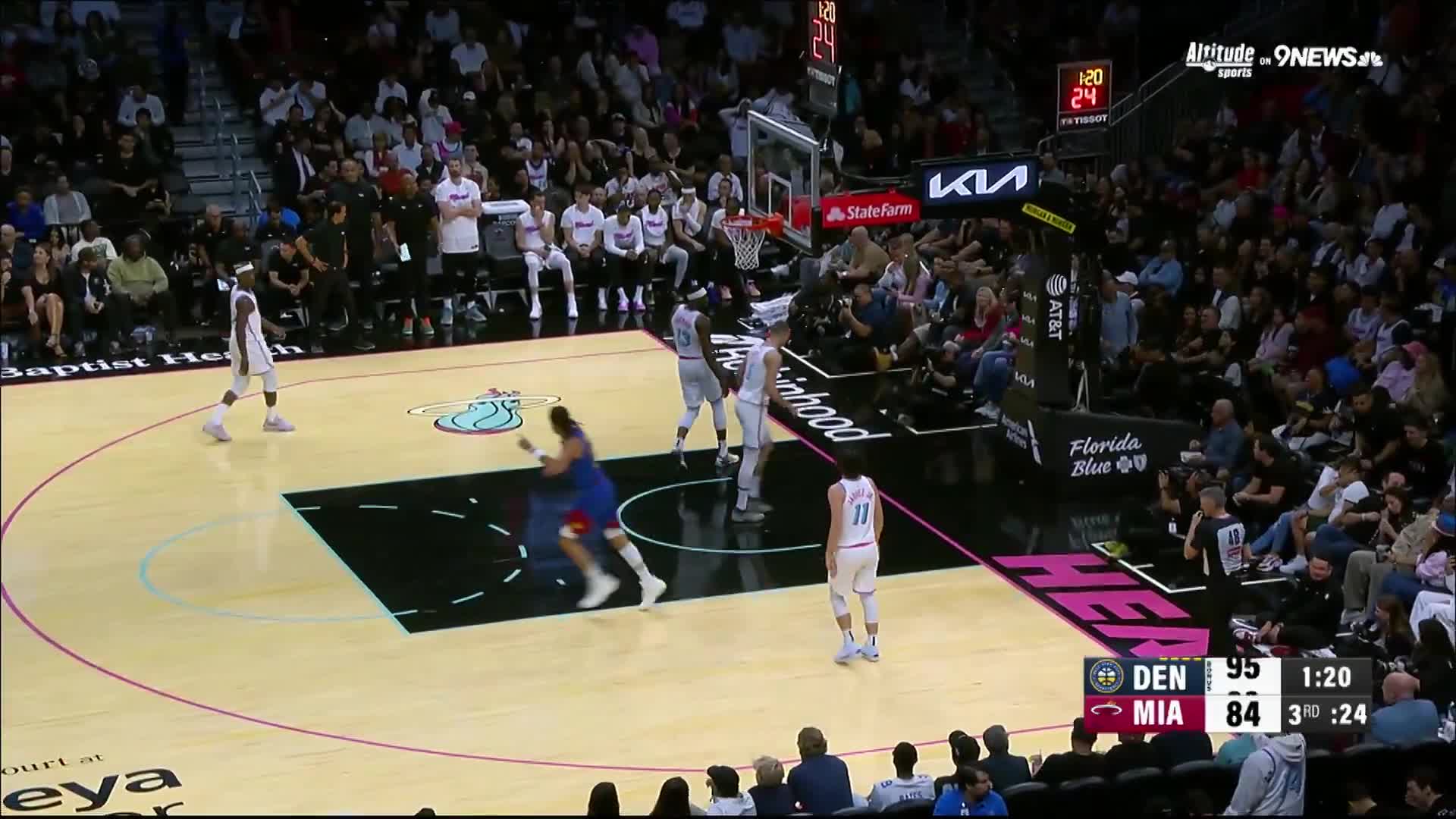 Watch [Highlight] Jokic with a no-look pass to AG, a flashy assist to secure his triple-double ...