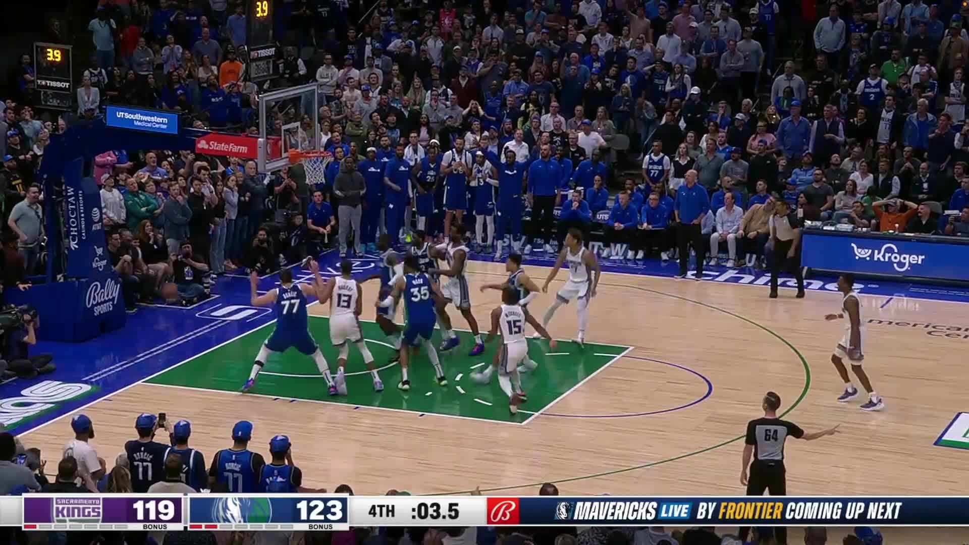 [Highlight] As the mavs win the game, Luka hits the 70 footer after the ...