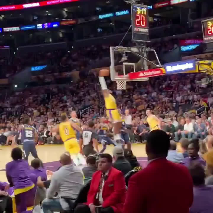 LeBron James's first dunk as a Laker