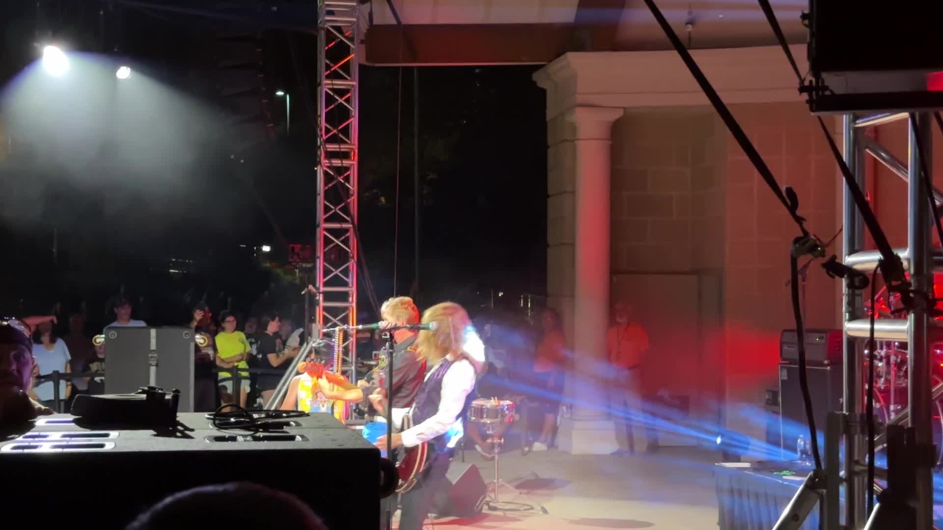 Watch HiDef: Queen Nation Performing At The River Rock At The Amp In ...